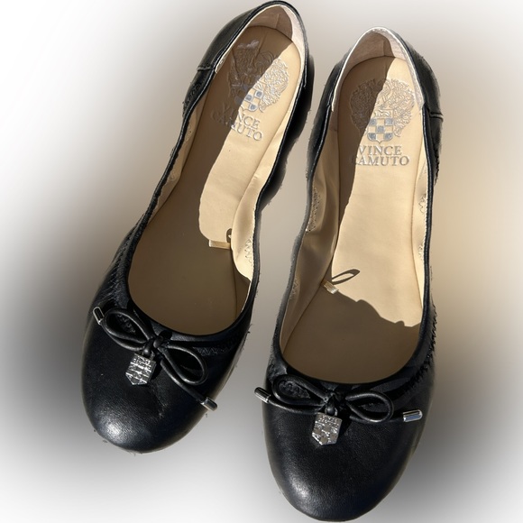 Vince Camuto | Shoes | Vince Camuto Eryn Black Leather Ballet Flats ...